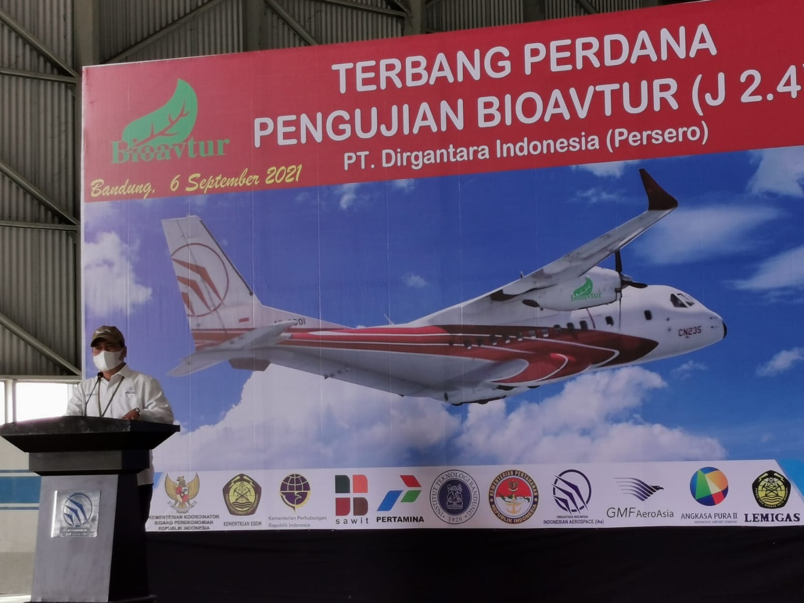 Pengujian Bioavtur Karya ITB dan Pertamina pada Pesawat CN235 ...