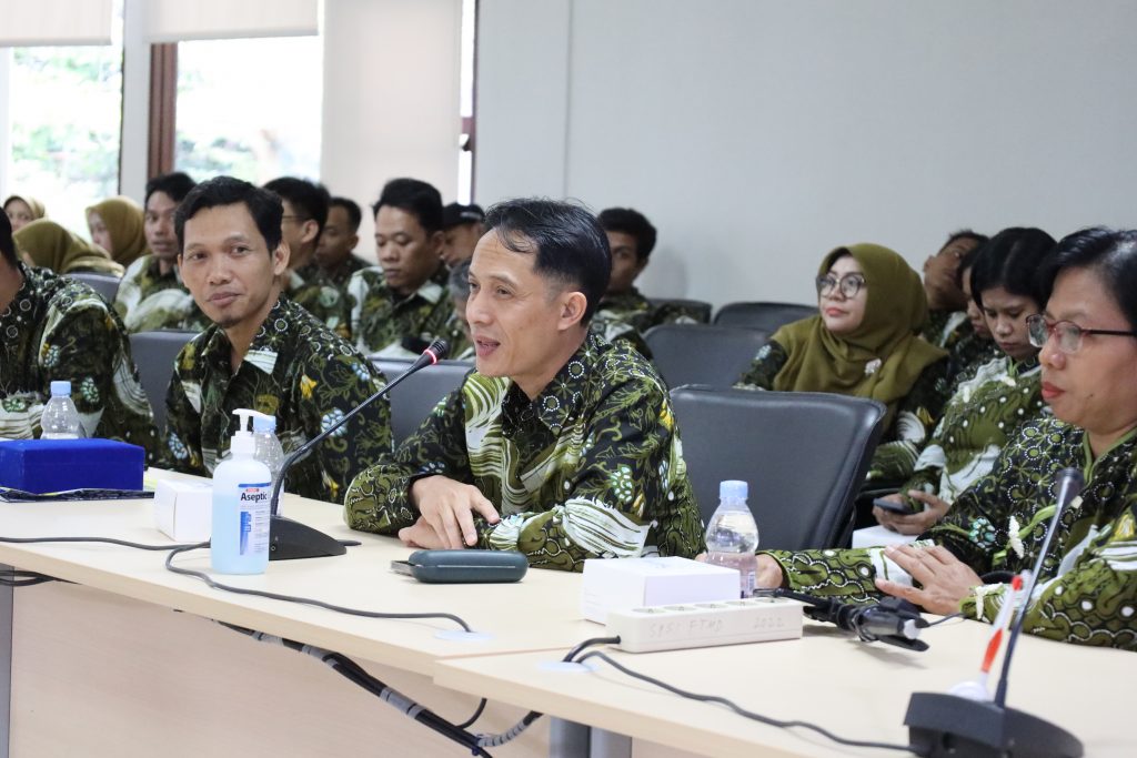 Upaya UGM dan FTMD ITB Tingkatkan Kualitas Administrasi Pendidikan ...