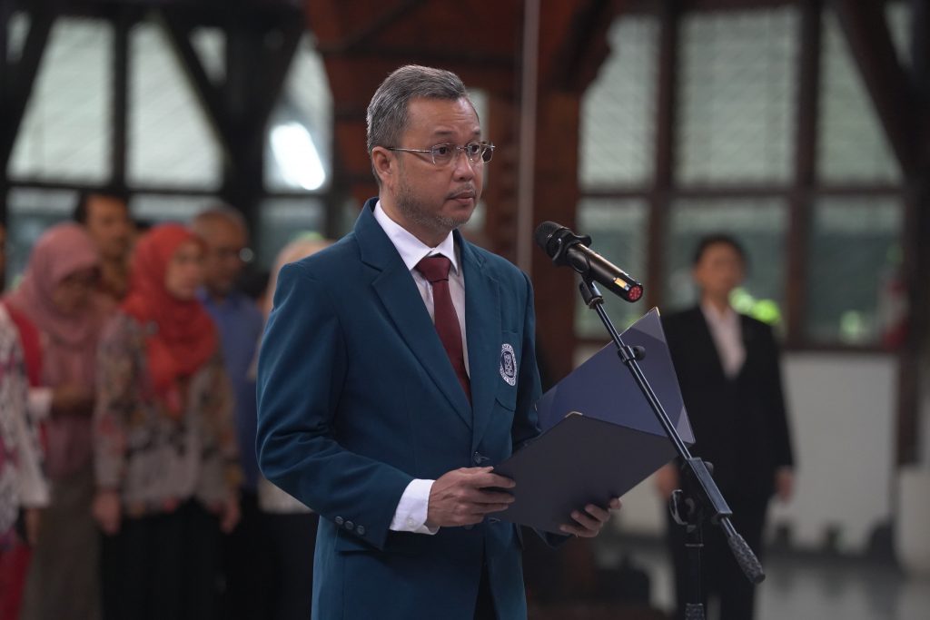 Prof. Lavi Rizki Zuhal dilantik sebagai Wakil Rektor Bidang Riset dan ...
